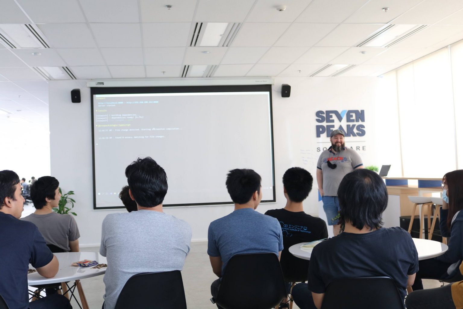 The Pros and Cons of Agency vs In-House Recruitment